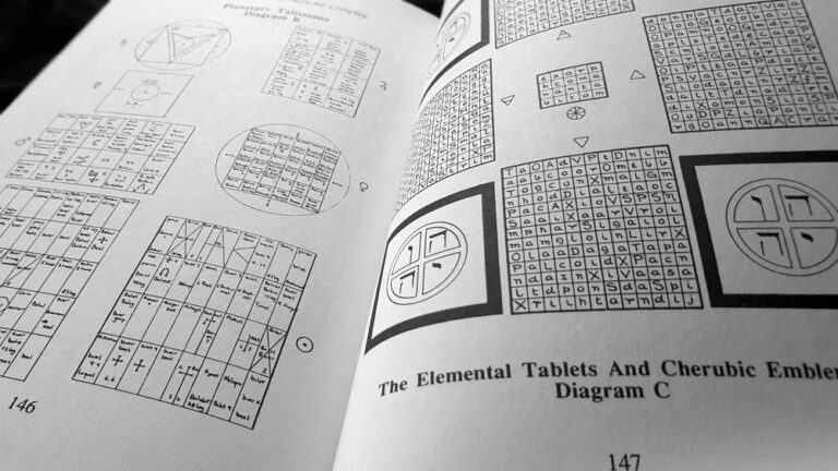 Scriptus Recensera | Reviewing books magickal